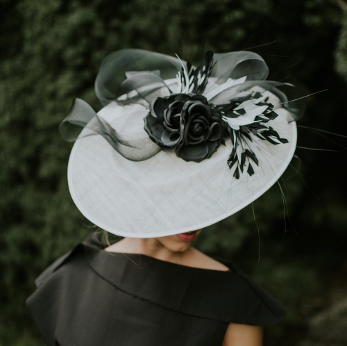 large disk hat for weddings or the races black and white